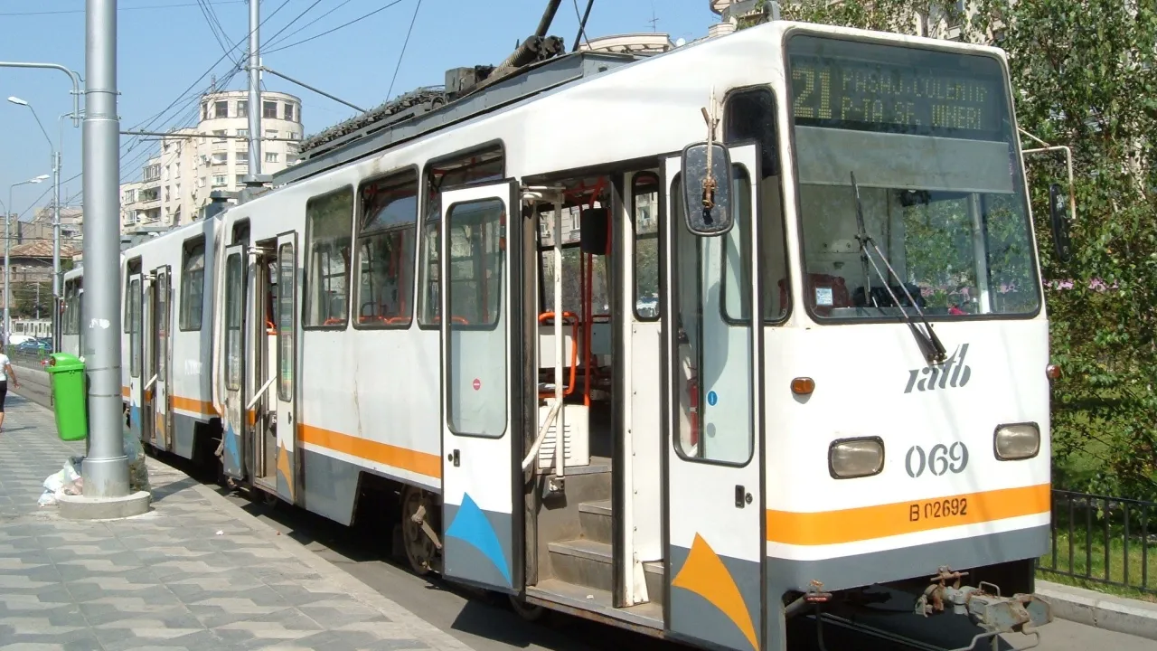 Ghinion crunt de Sărbători! Un bucureștean și-a făcut de cap cu mașina ...